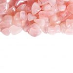 Rose quartz: meaning and uses of the stone of love - WeMystic