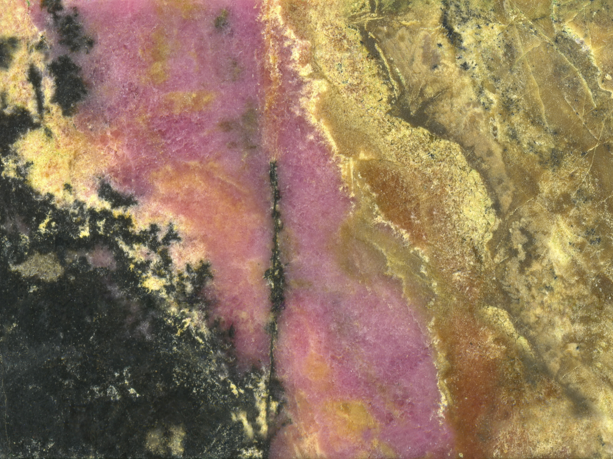 Rhodonite: powers and uses - WeMystic