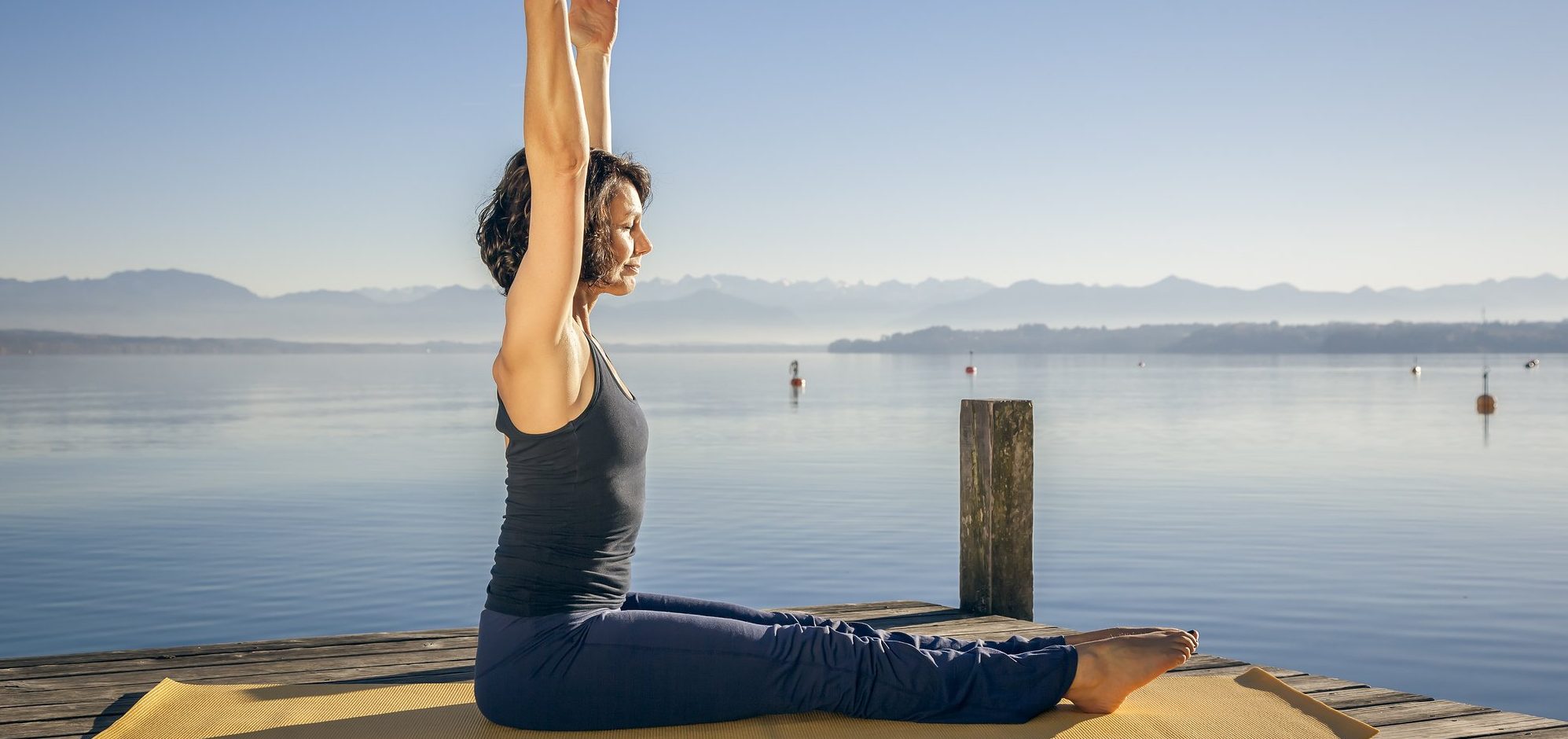 Dandasana, cómo realizarla y cuales sus beneficios - WeMystic