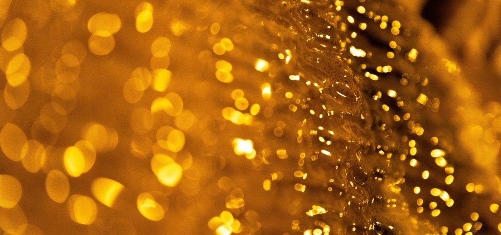 Amber: know its meaning and properties - WeMystic