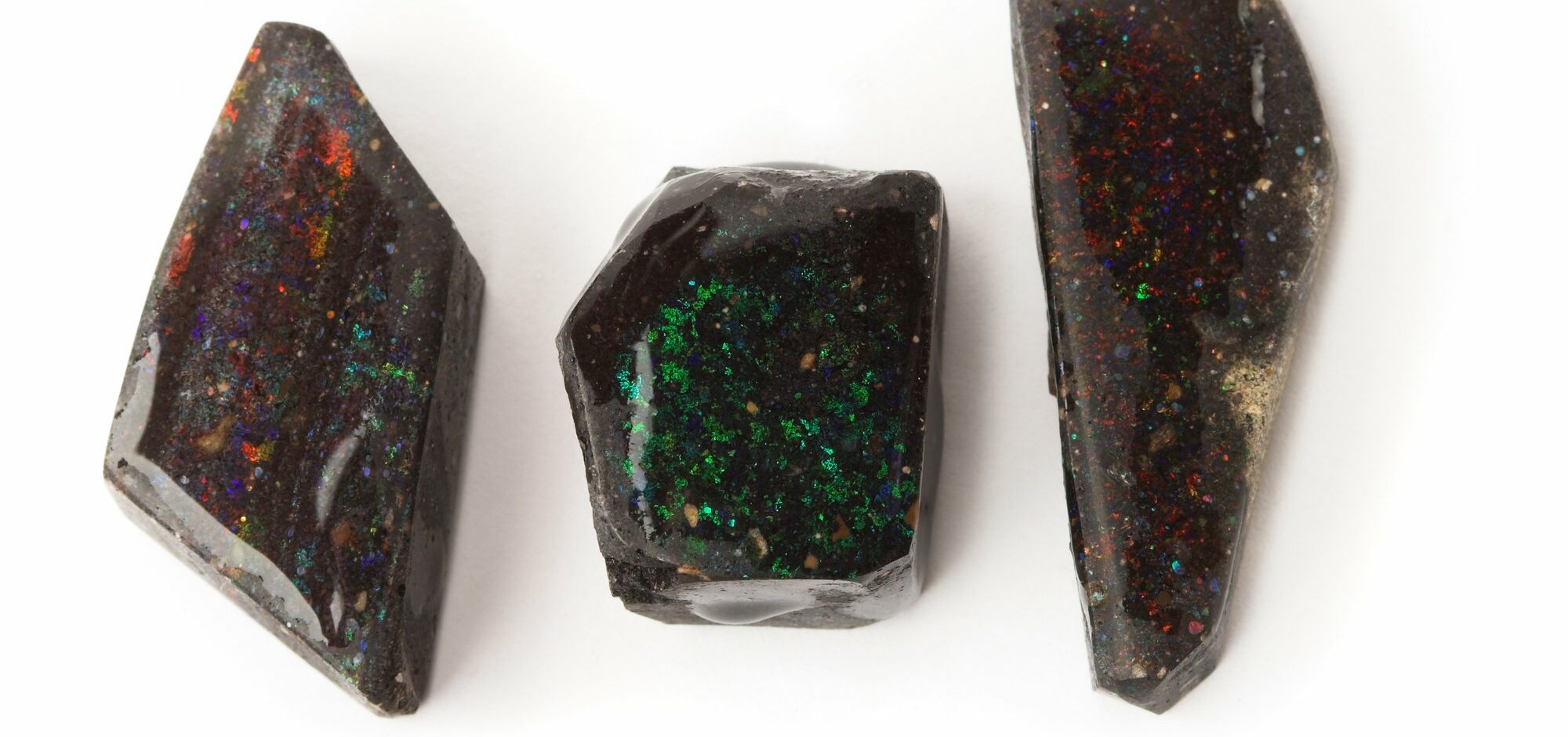 Ópalo negro: la piedra que descubre nuestro interior