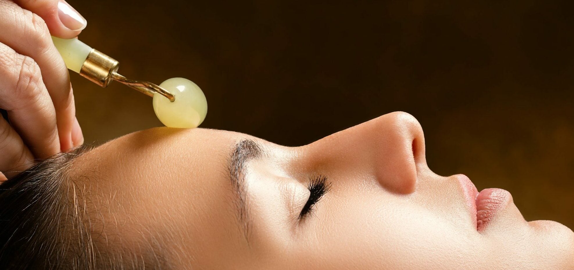 How to choose a facial stone: 5 top gems - WeMystic