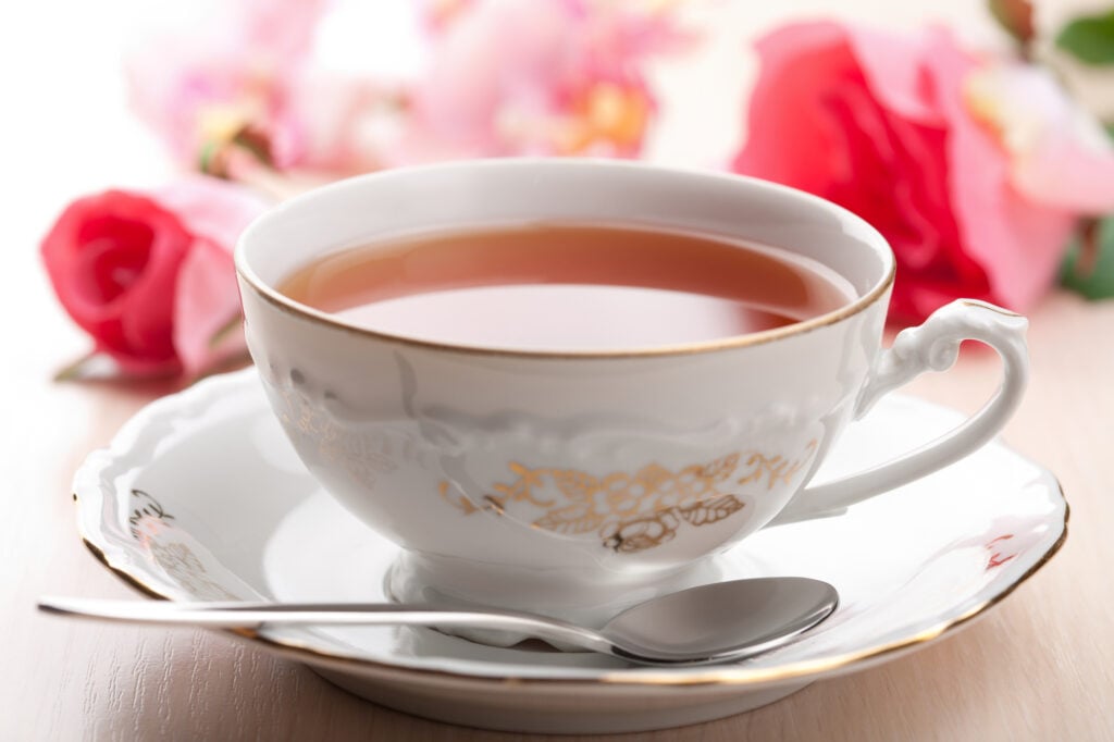 Tasseography: the art of tea leaf reading - WeMystic