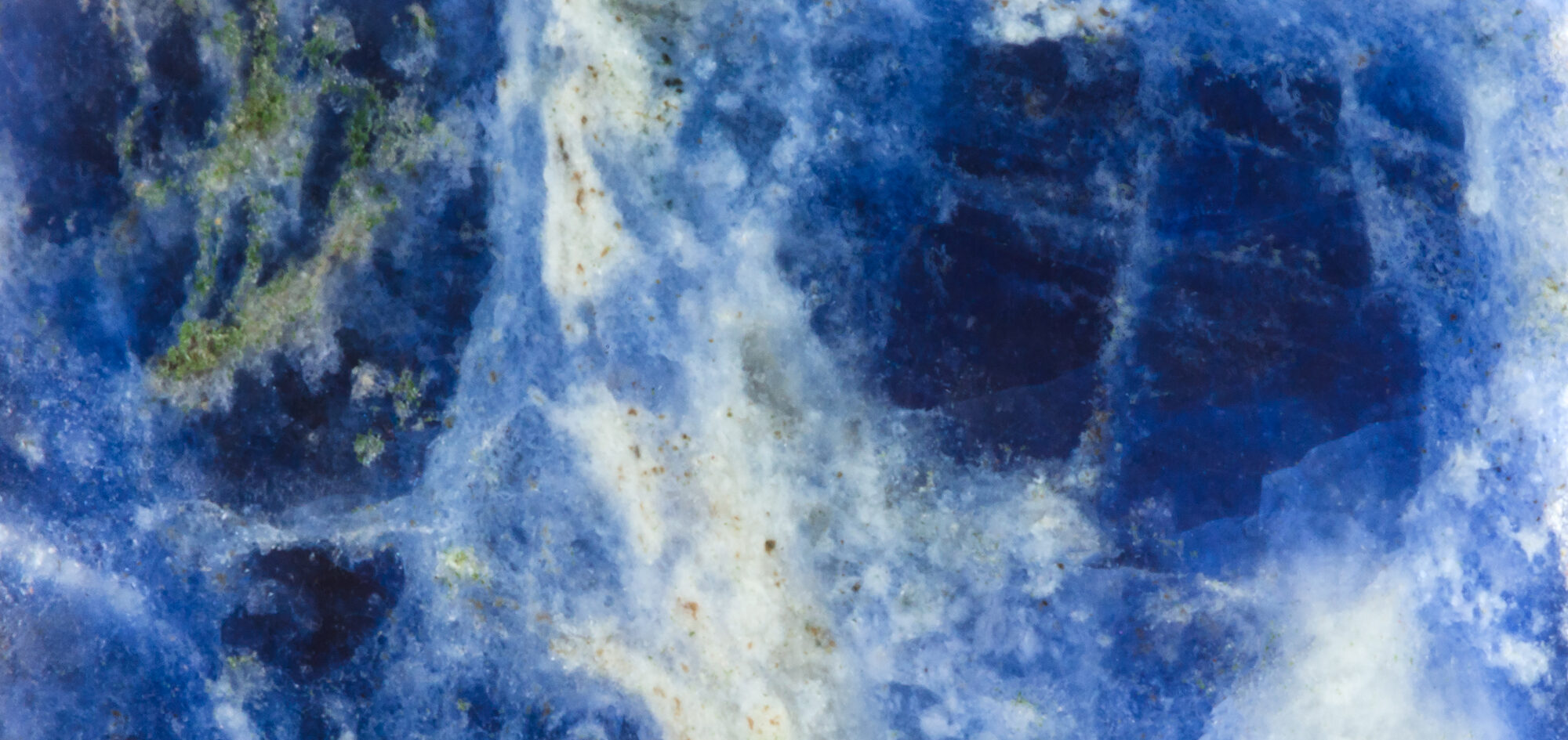 Sodalite stone: how to use its power - WeMystic