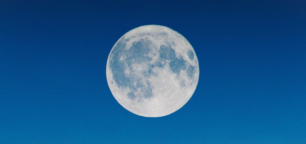 Blue moon in Taurus in October 2020: October 31st - WeMystic