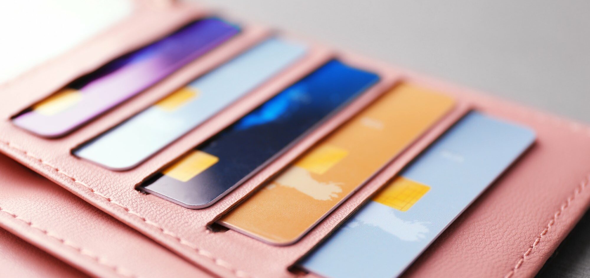 How to organize your wallet according to Feng Shui - WeMystic