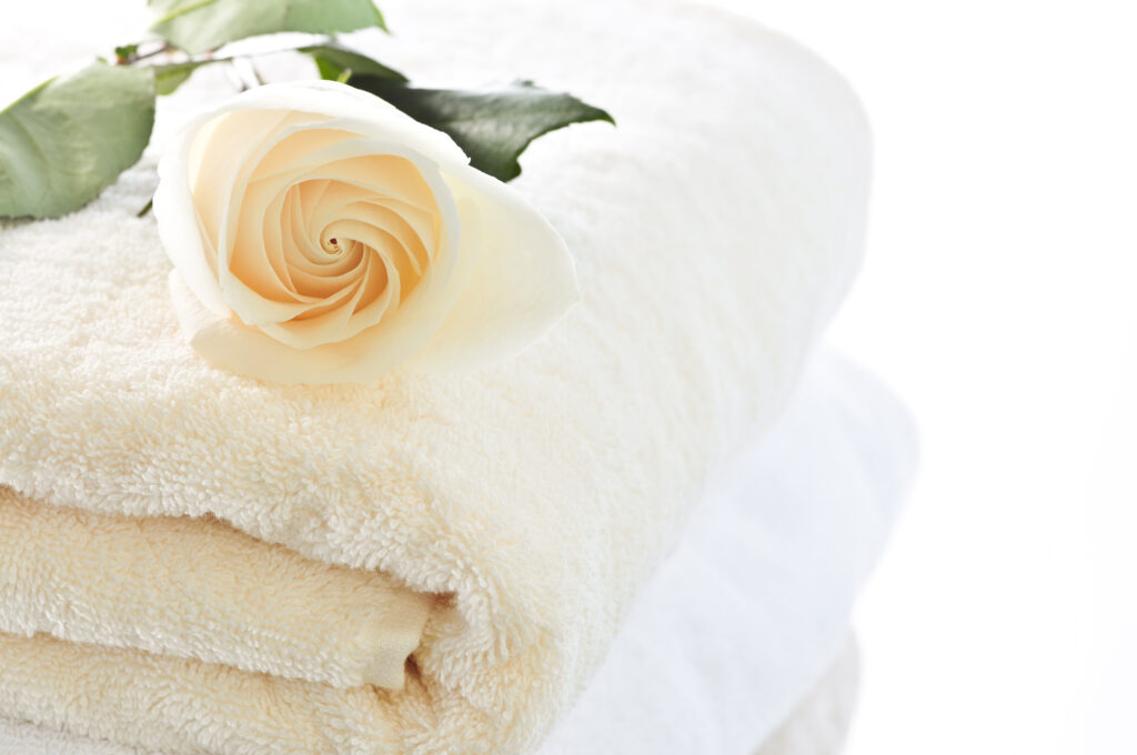 White rose bath: a ritual to open new ways - WeMystic